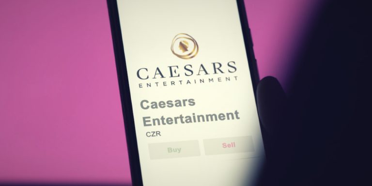 Caesars Stock Drops 4% -- Here's Why
