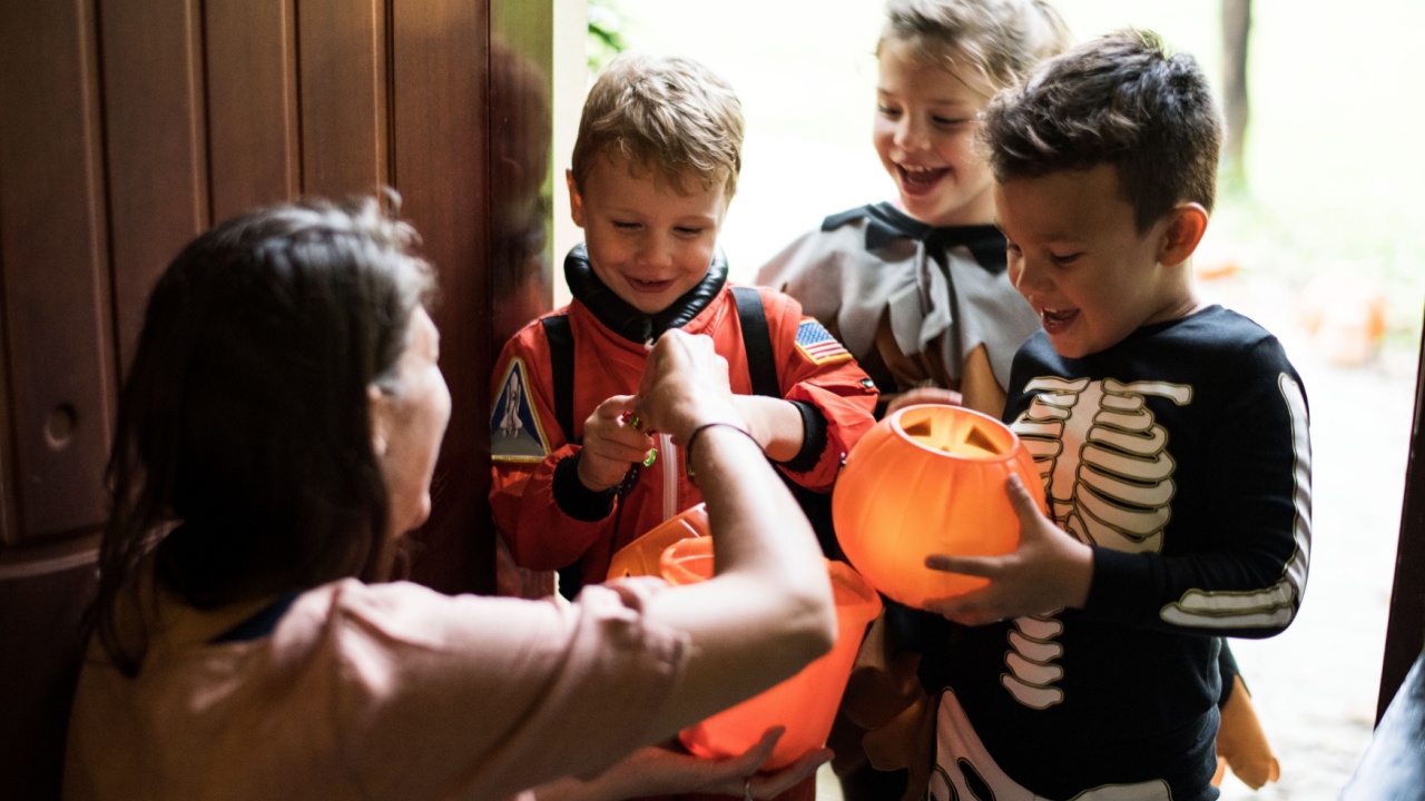 Trick or Treat? Mag 7 Earnings and FOMC Highlight Pivotal Week for Stocks
